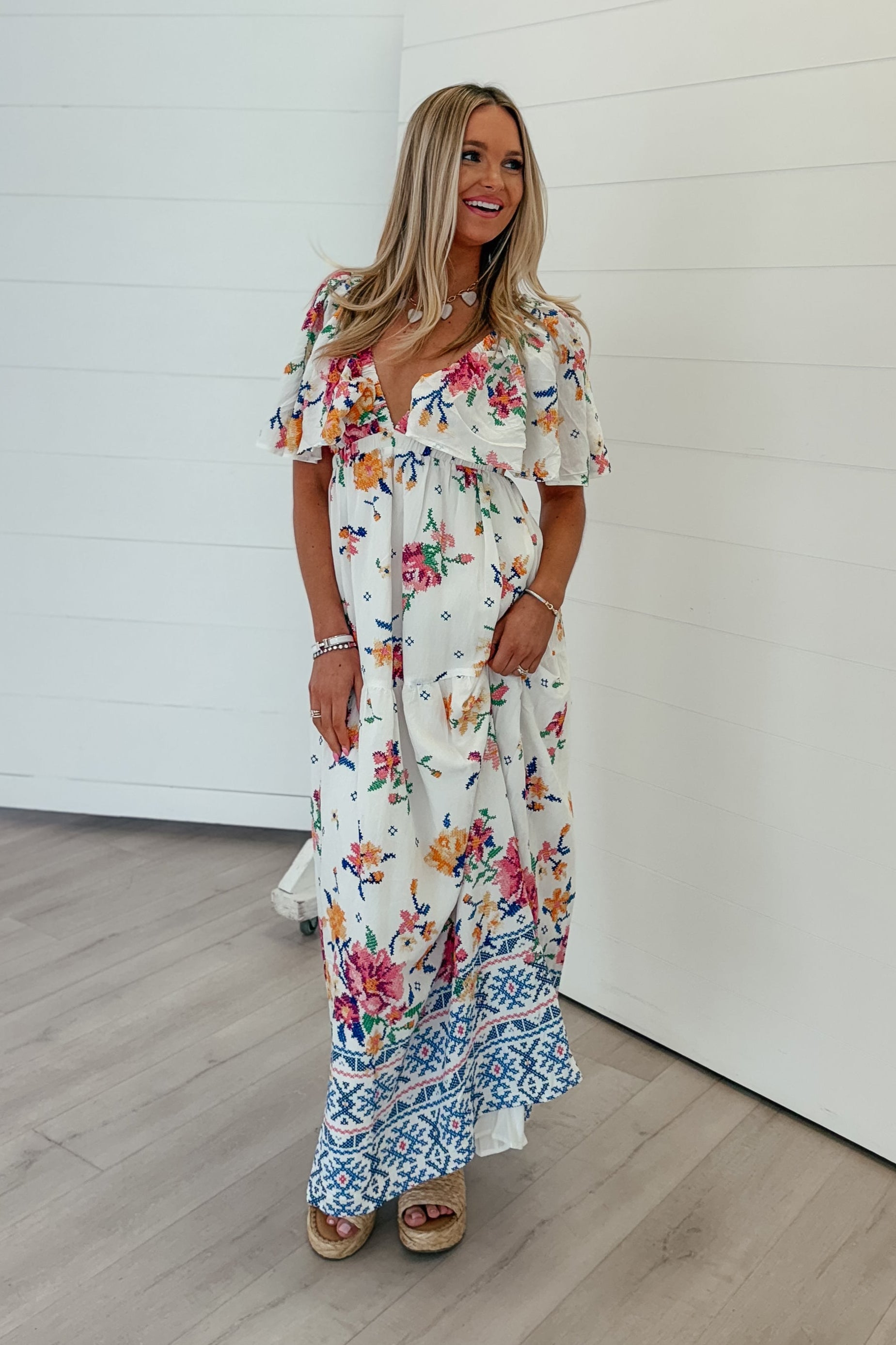 Kari White Floral Maxi Dress – Thomas and Rye